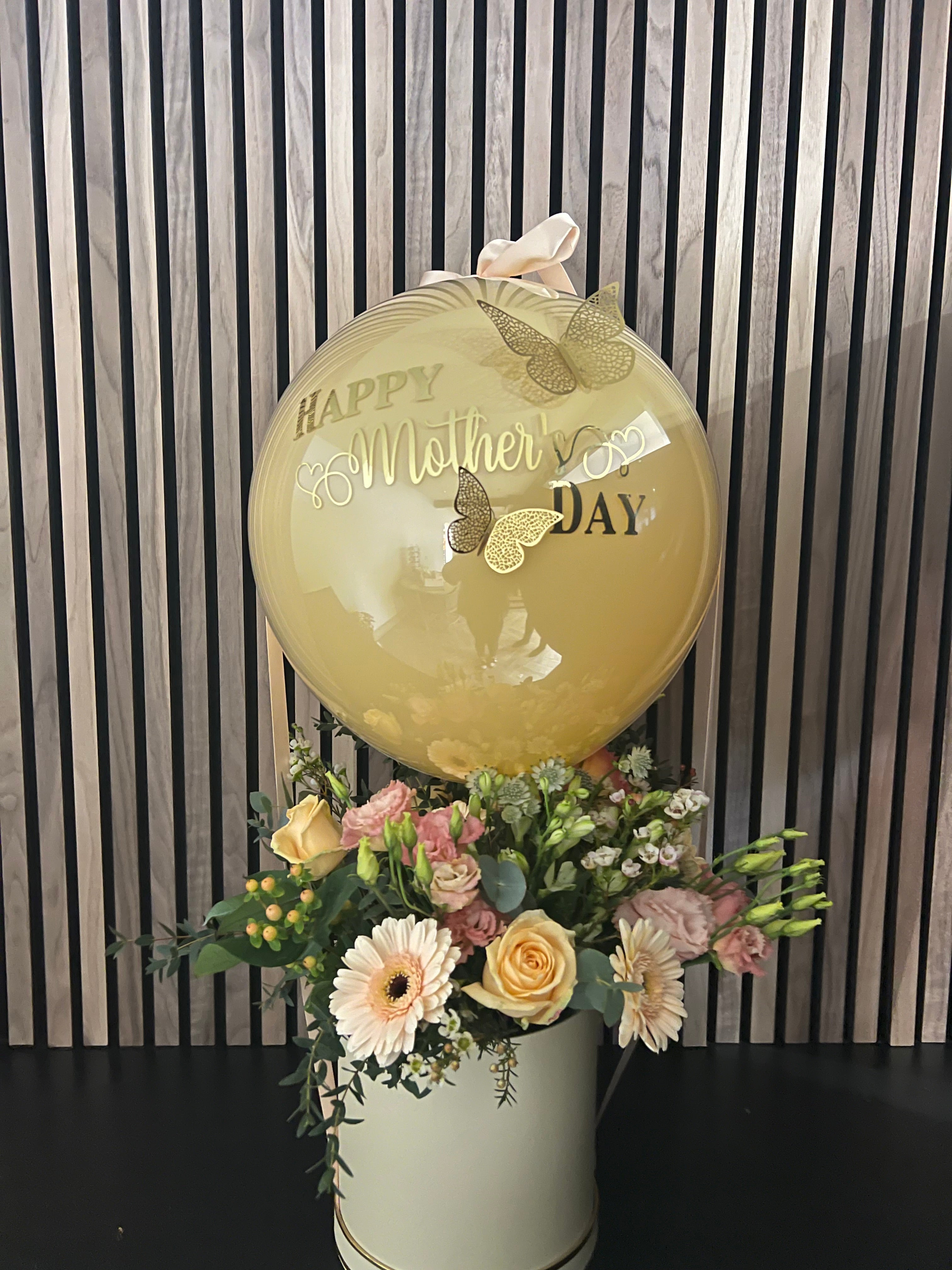 LUXURY HAT BOX WITH PERSONALISED BALLOON – Deb's Florist